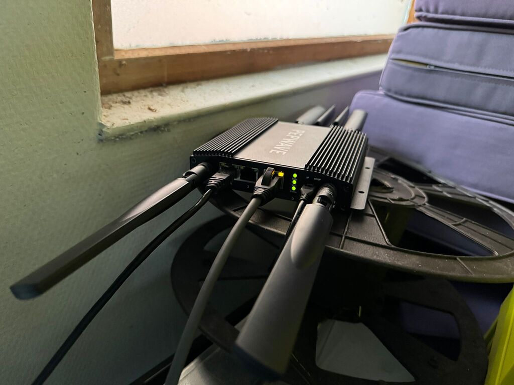 MAX BR1 Pro 5G WAN to Starlink directly without Starlink Router ...